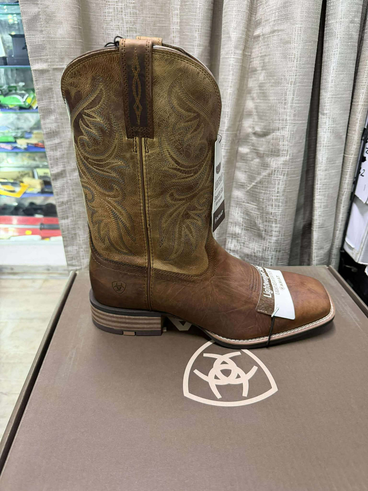 Arait Slingshot — Circle B Western Wear Saddlery